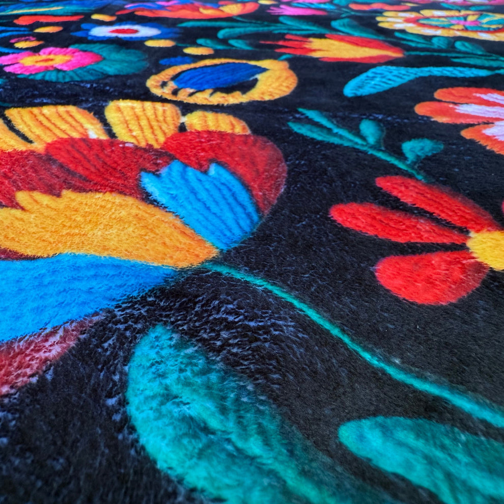 Bordado Pattern Lux Throw Blanket – MexiStuff